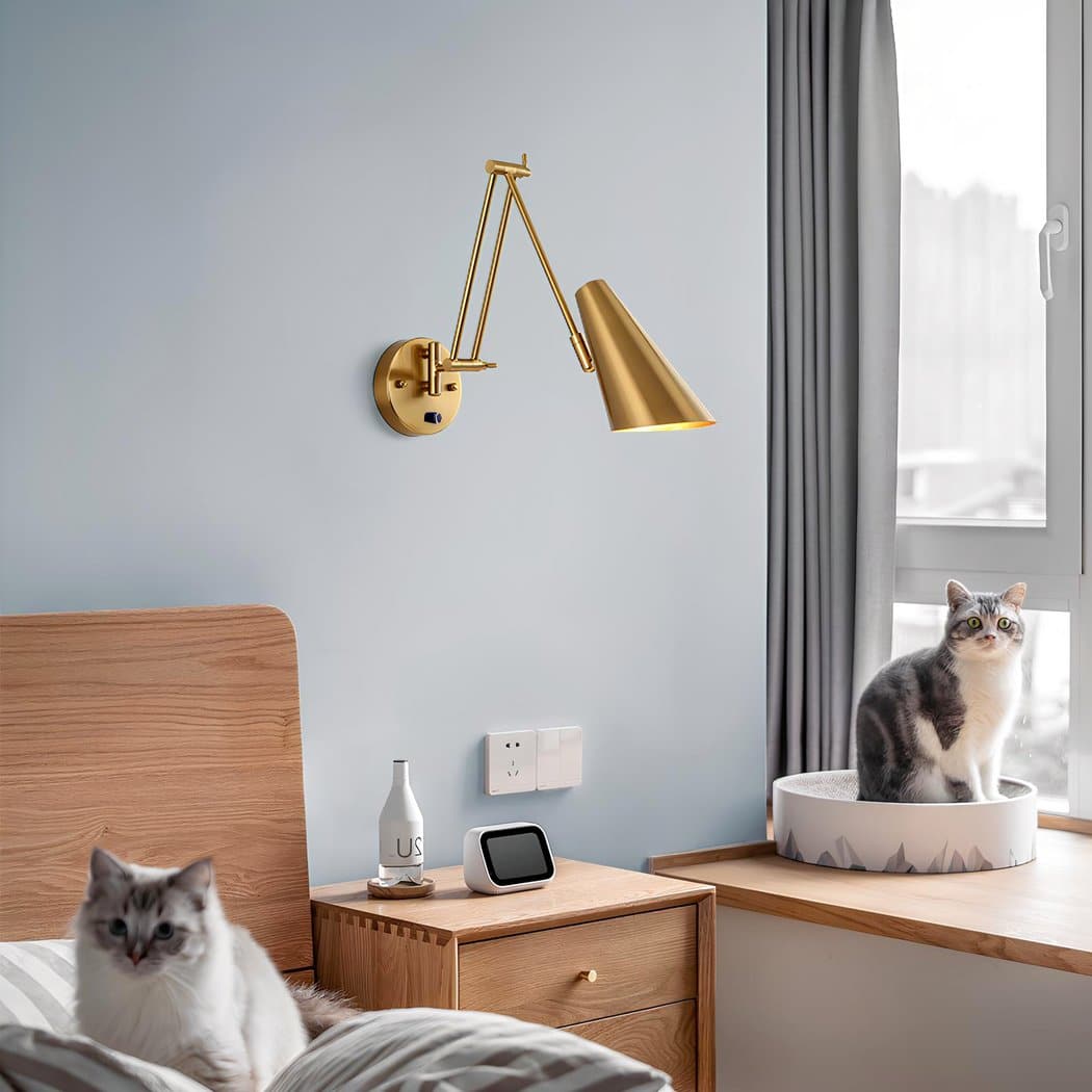 Applique murale dorée avec interrupteur et bras extensible • Applique ...